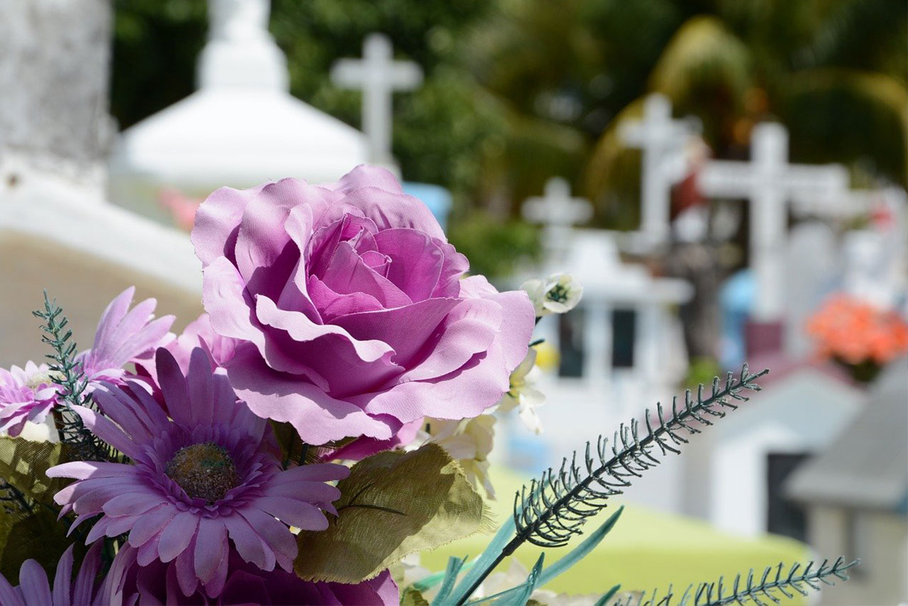 How to Style A Funeral To Represent Your Loved One - Curves Welcome